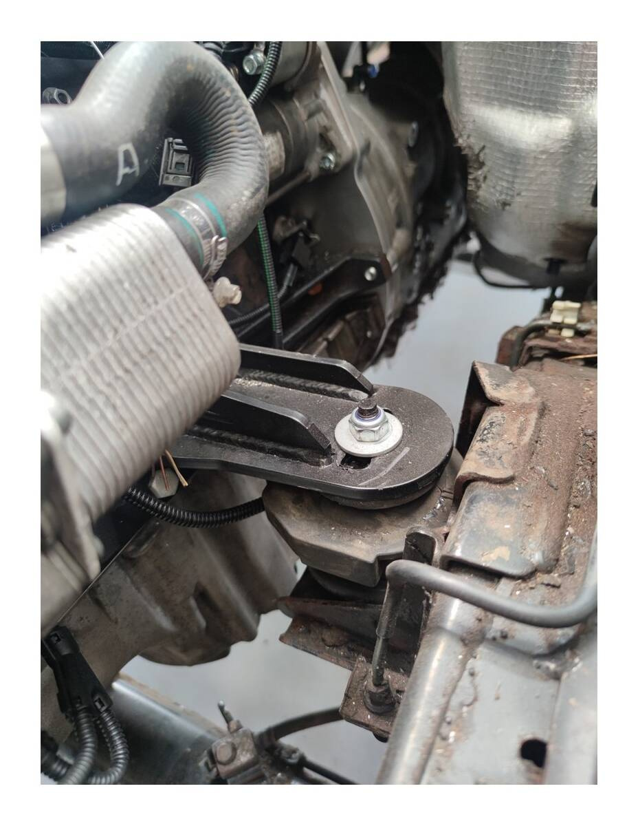 Łapy silnika M57 - Nissan Patrol 3.0 Y61 Top Mount | Akcesoria 4x4 \ Ramy Akcesoria 4x4 ...